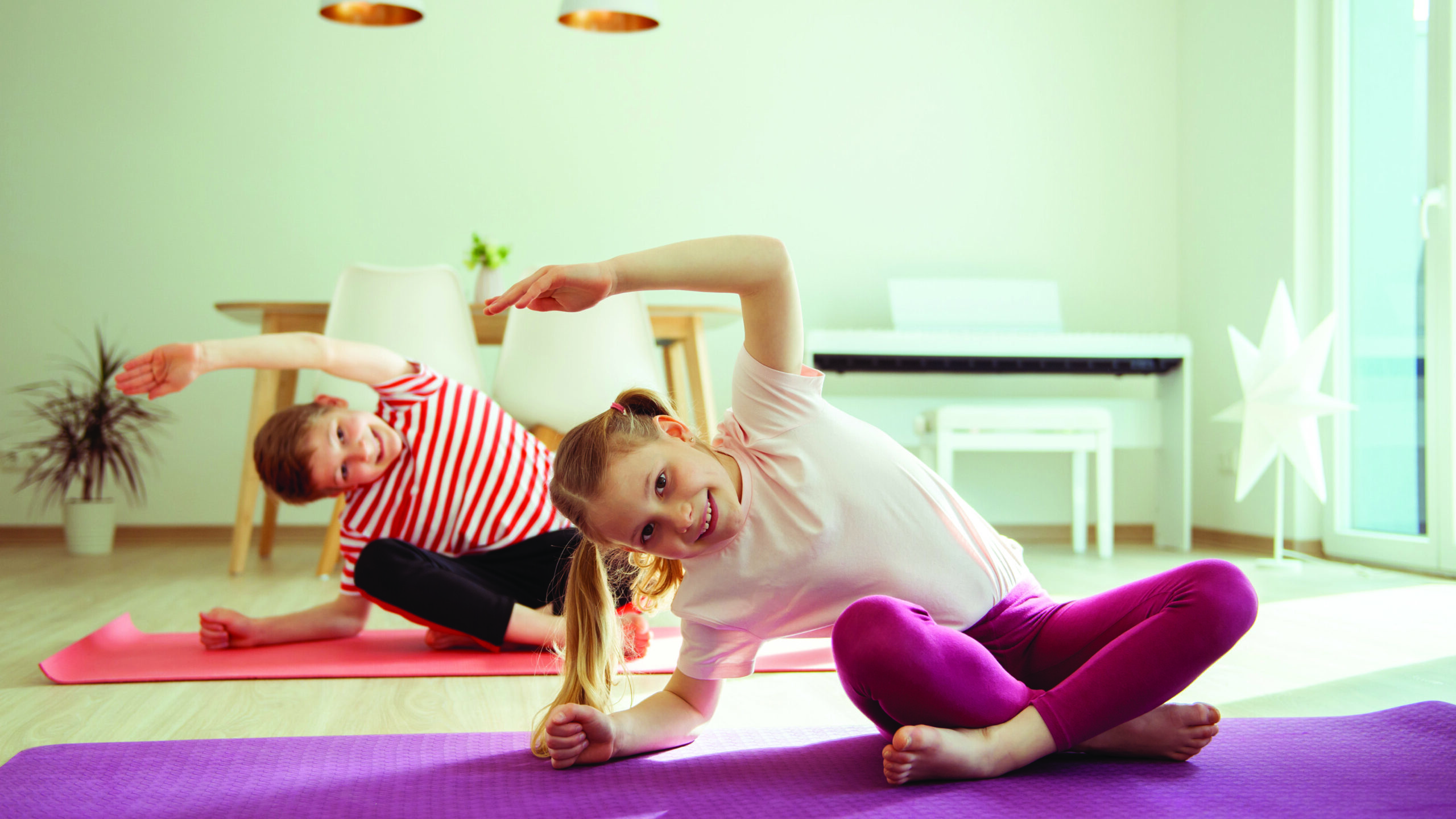 SEN113 – Family yoga | SEN Magazine